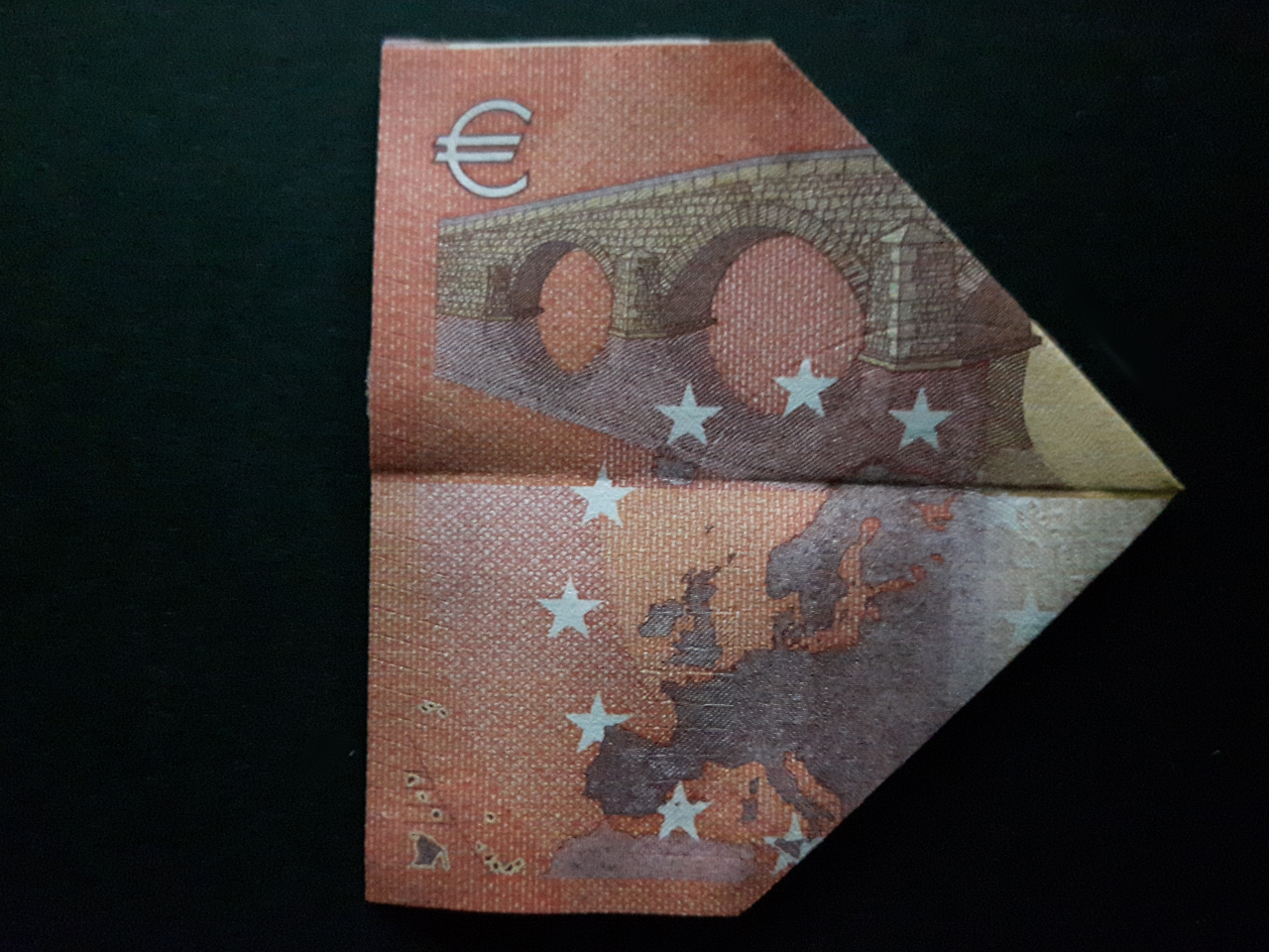 Pyramide aus einem Geldschein falten - Origami-Anleitung