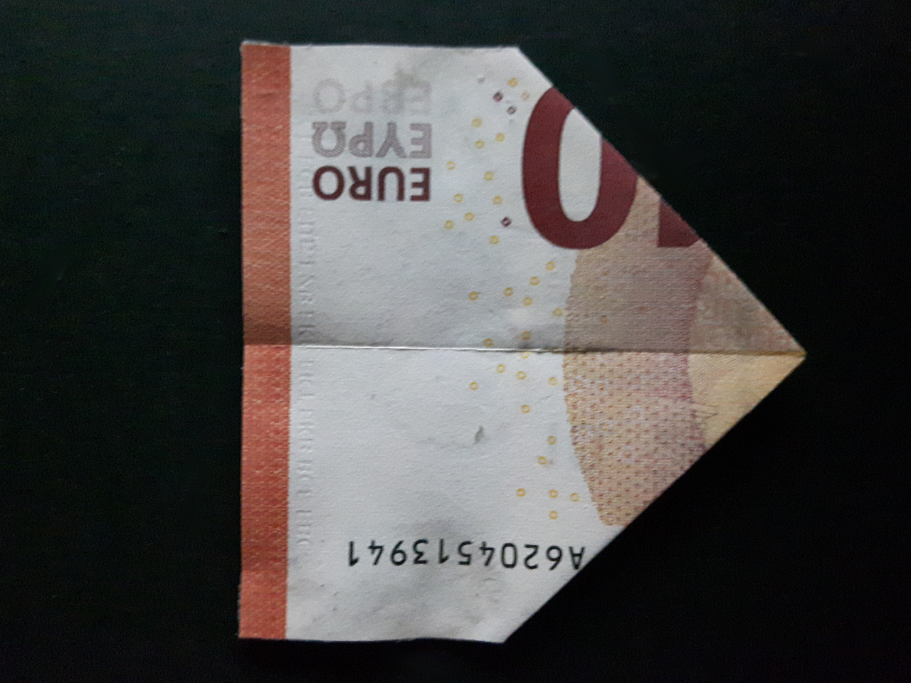 Pyramide aus einem Geldschein falten - Origami-Anleitung