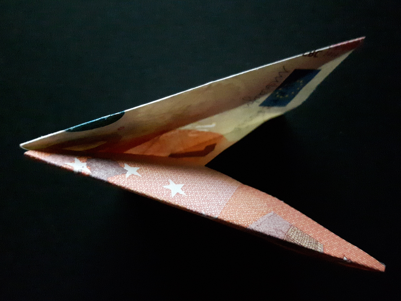 Pyramide aus einem Geldschein falten - Origami-Anleitung