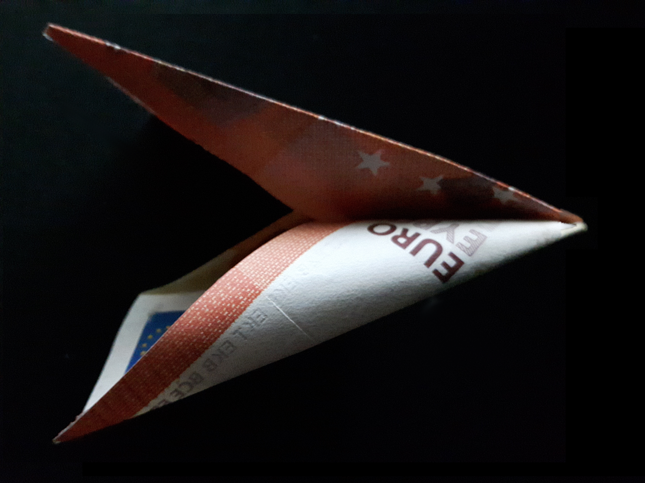 Pyramide aus einem Geldschein falten - Origami-Anleitung